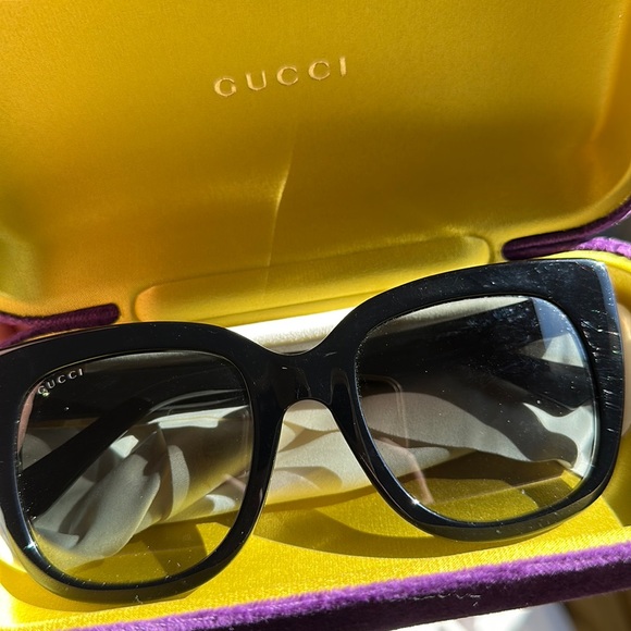Gucci | Accessories | Gucci 5mm Cateye Black Sunglasses | Poshmark